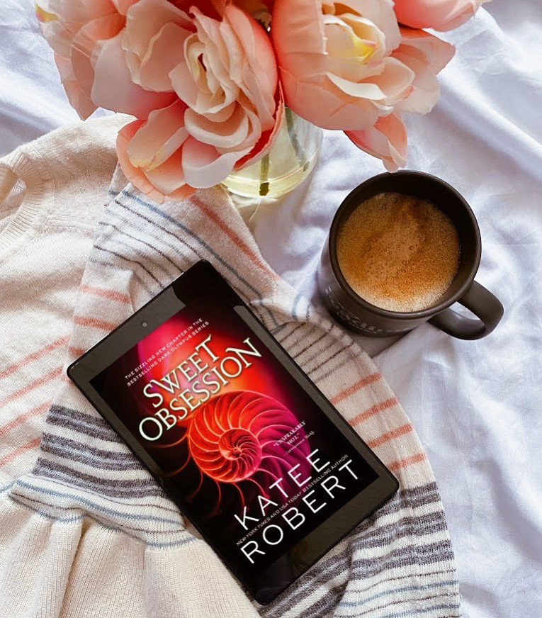 Book Review: Sweet Obsession by Katee Robert – Hooked to Books